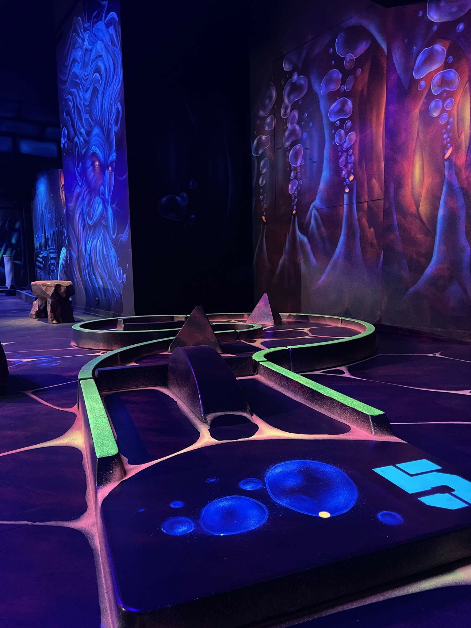 ocean 12 - Indoor mini-golf